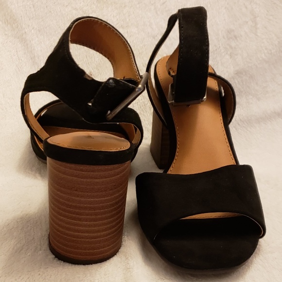 Universal Thread | Shoes | Universal Thread Megan Heeled Pump Nwt ...